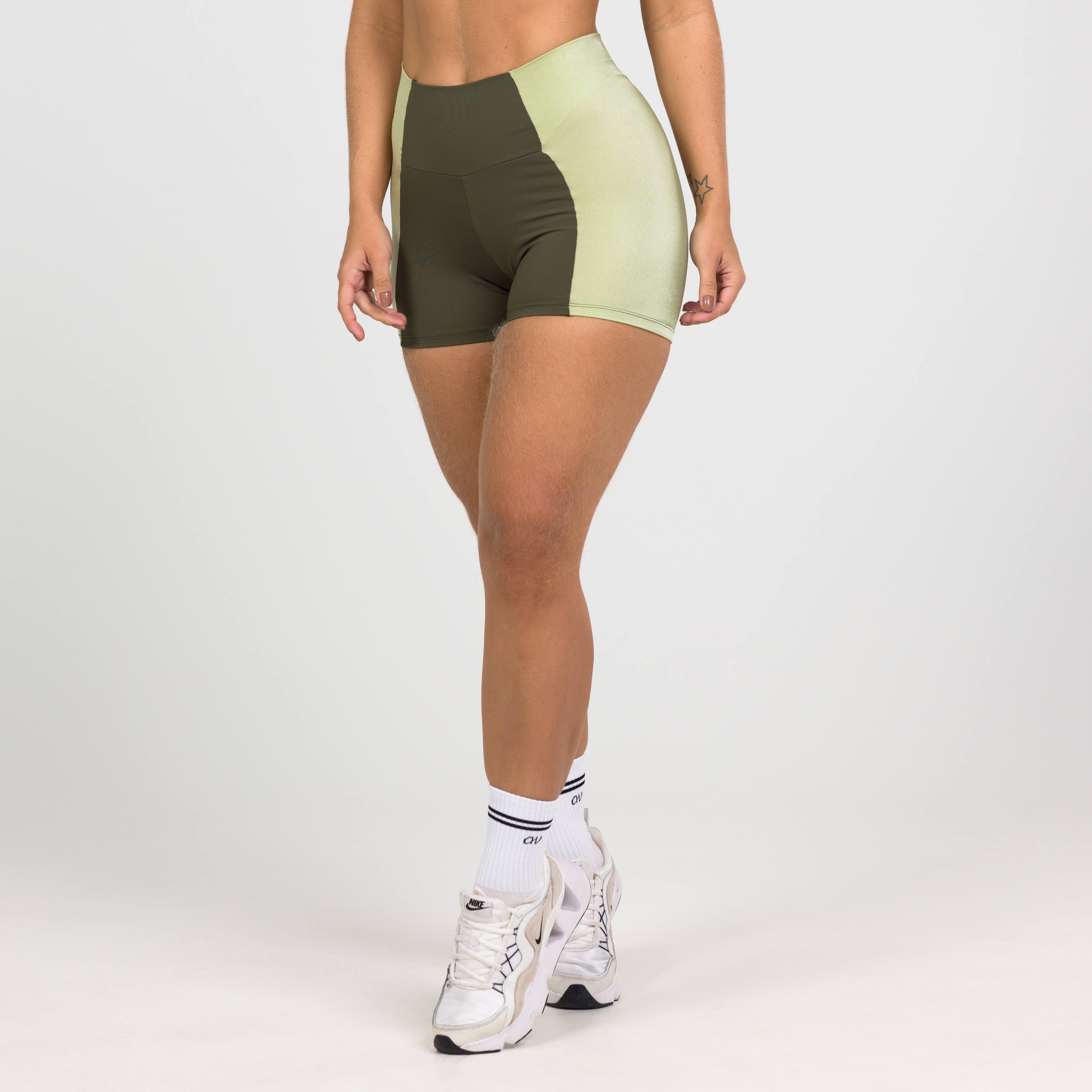 Short Bold Oliva - Avvi