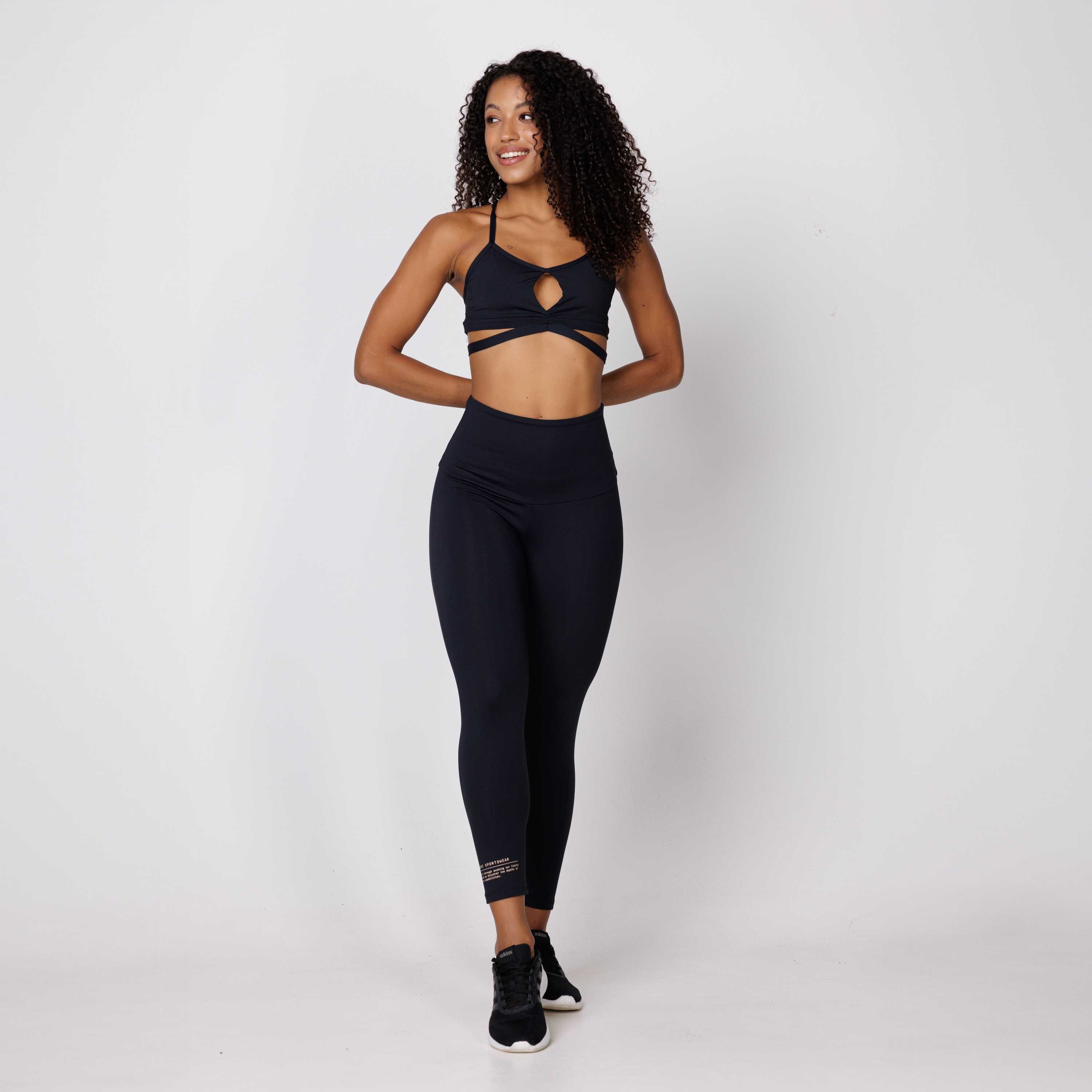 LEGGING FLOREST PRETO - Avvi