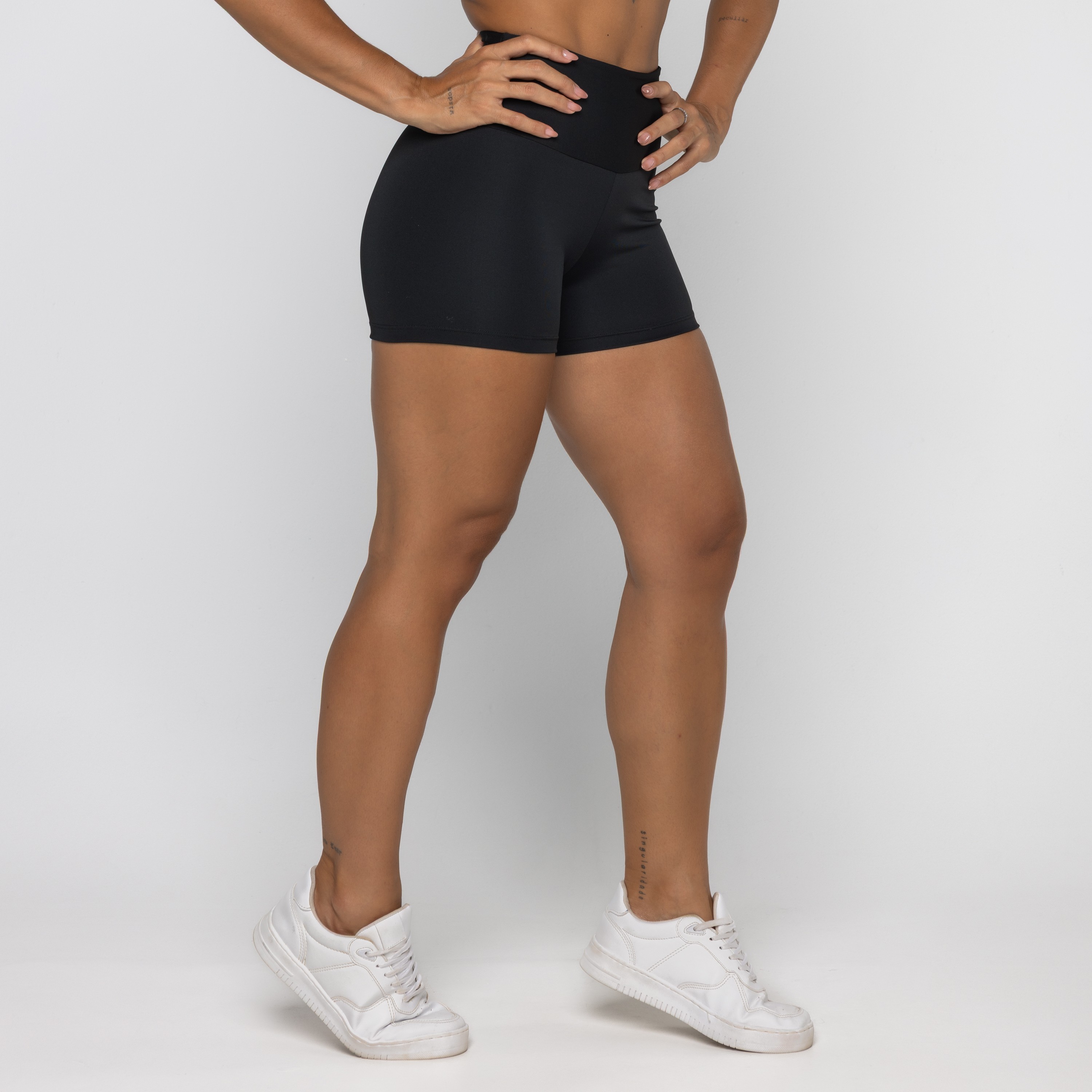 Short Poliéster Básico Preto - Avvi