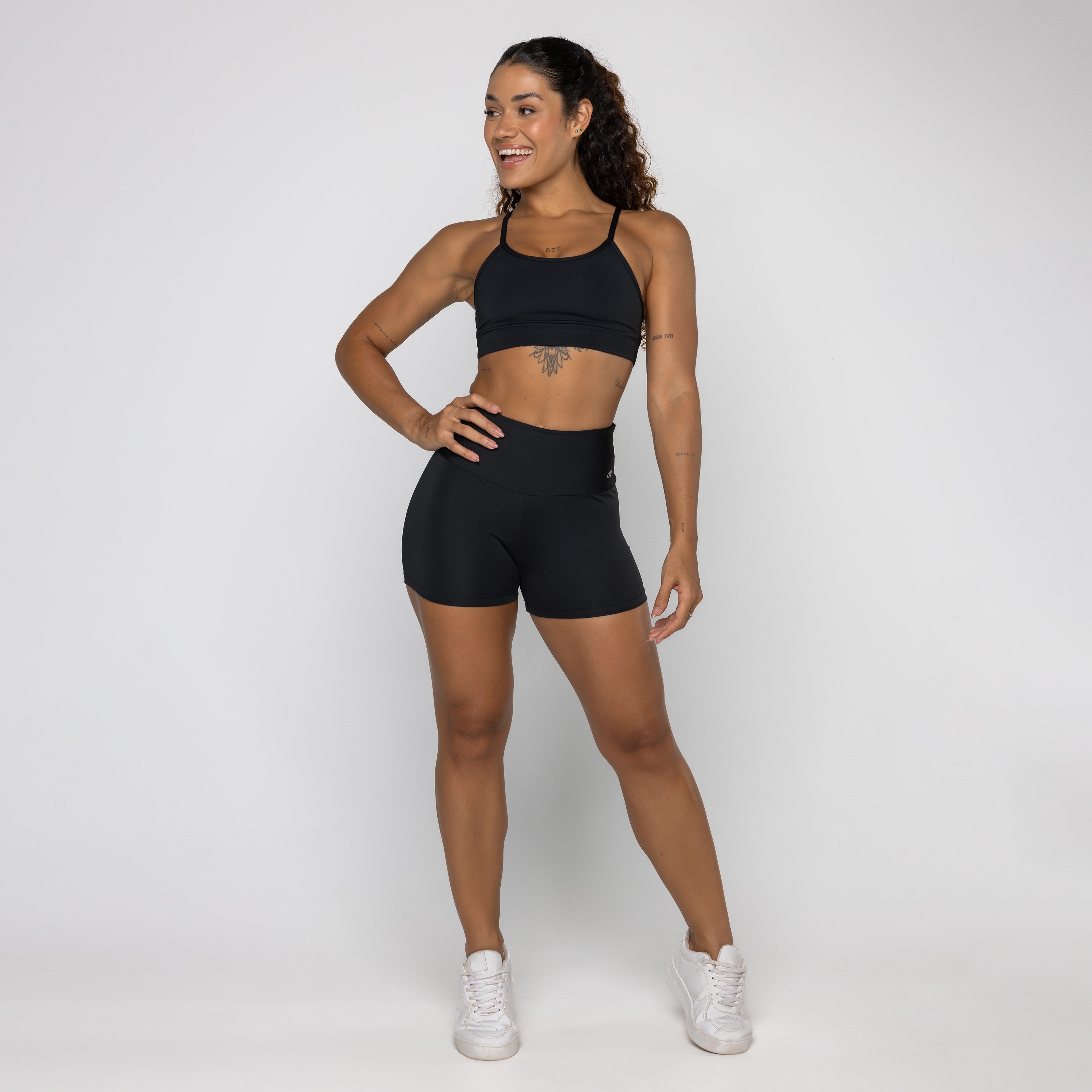 Short Poliéster Básico Preto - Avvi