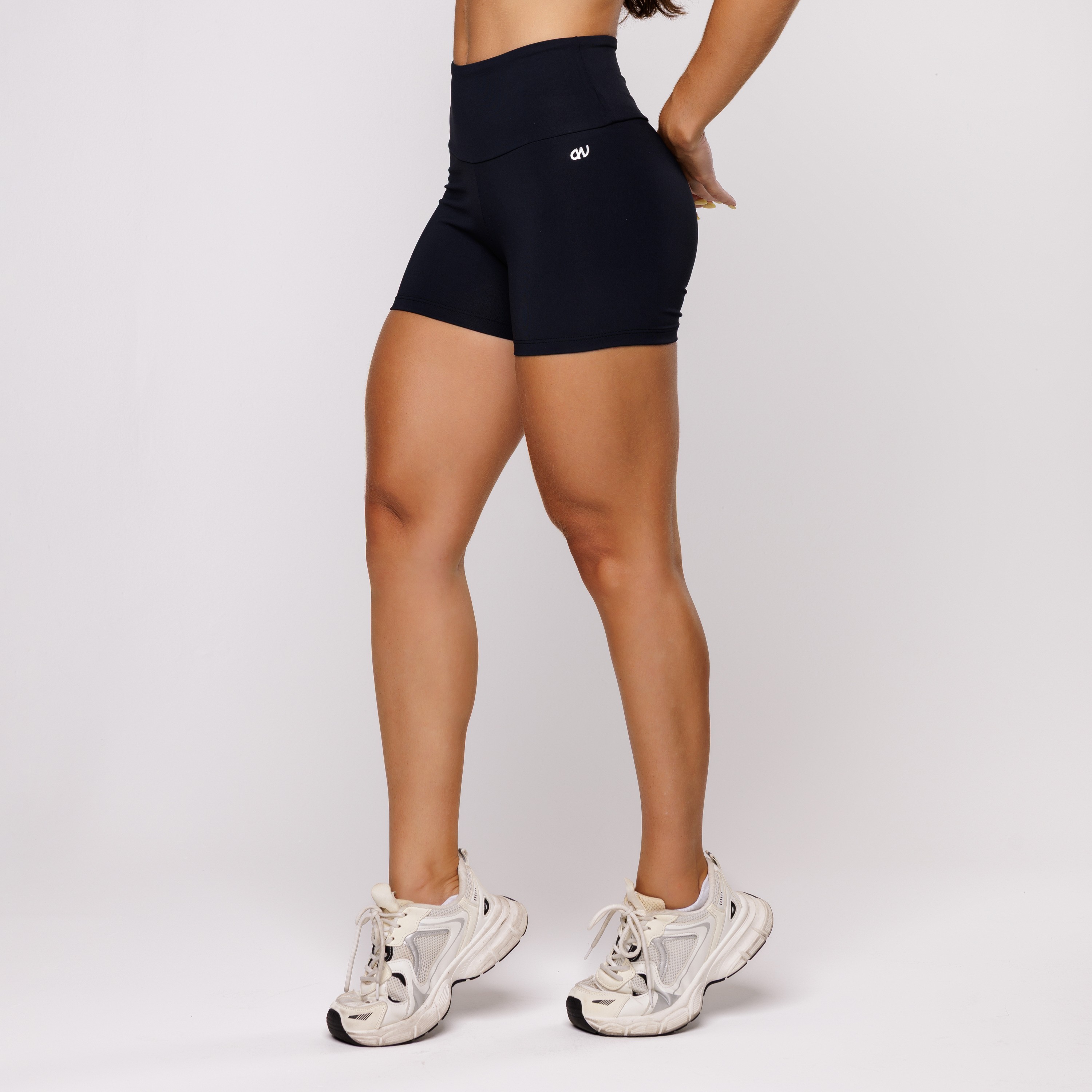 Short Básico Preto Poliamida - Avvi